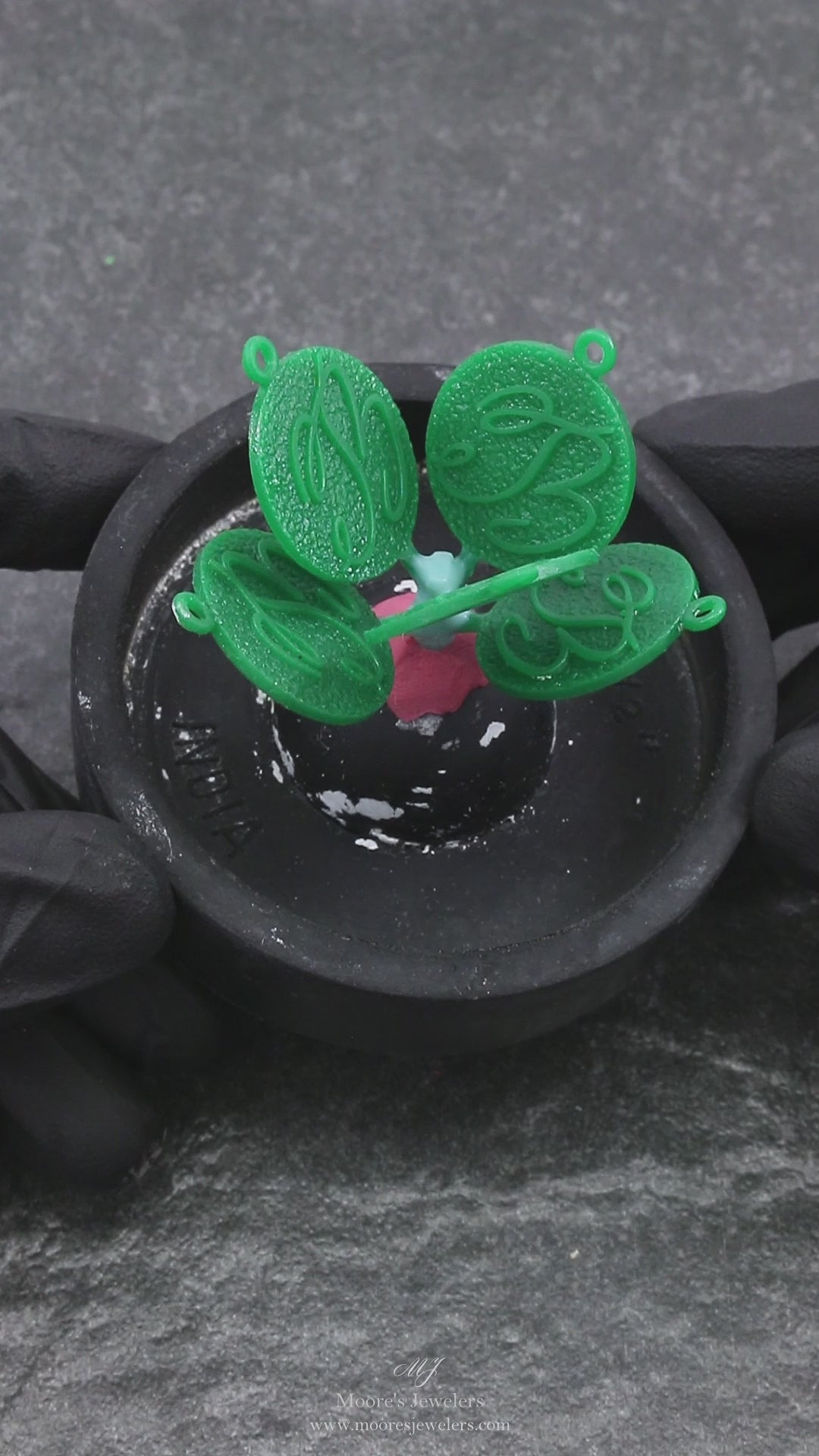 Sprued Casting Tree of Initial B Pendant 3d Prints – Moore's Jewelers